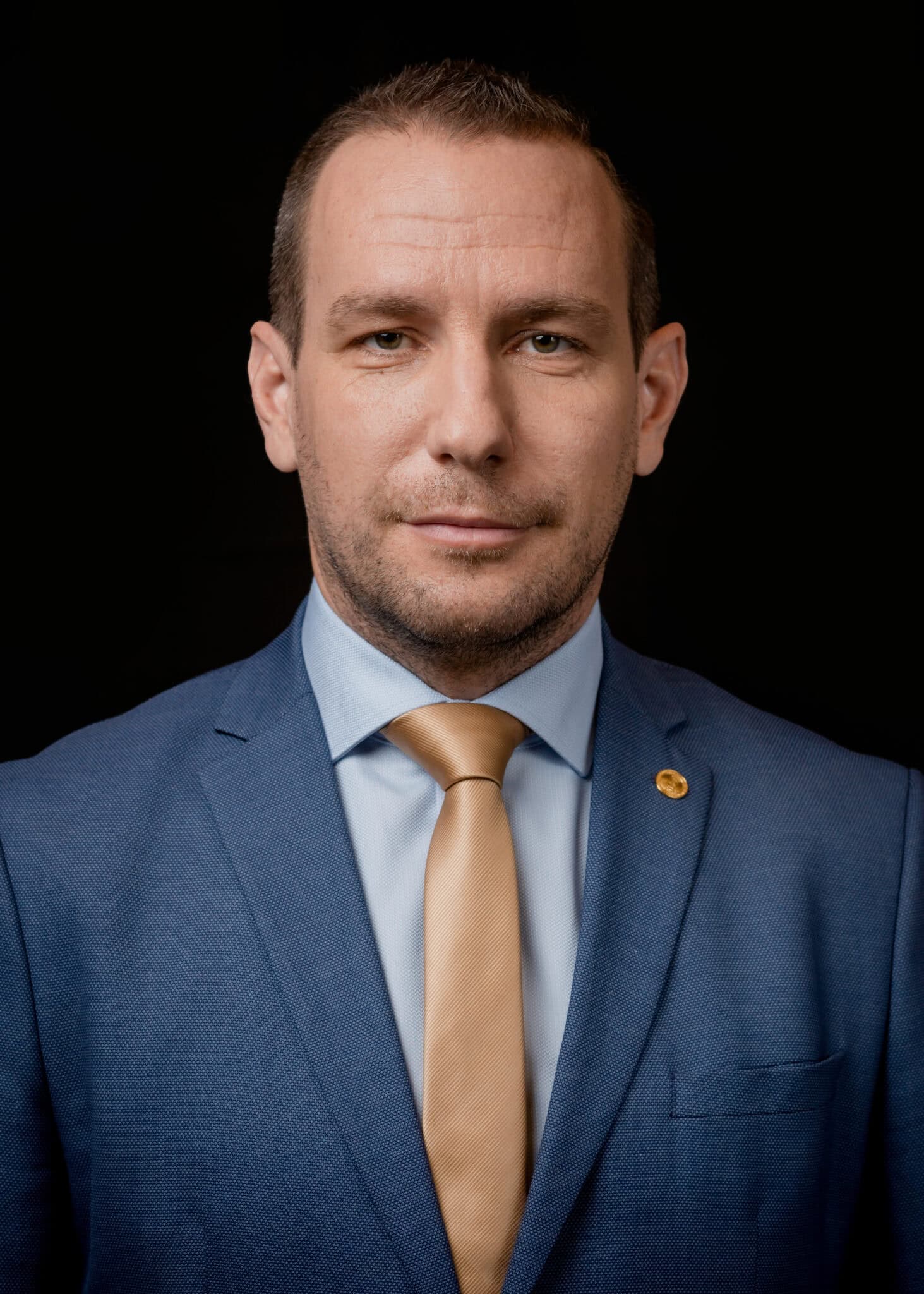 Paradigmaváltás a bölcsészettudományban – interjú Bartus Dáviddal, az ...